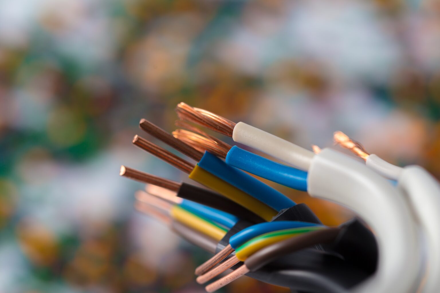 Norma de colores de cables eléctricos: todo lo que necesitas saber - MyR